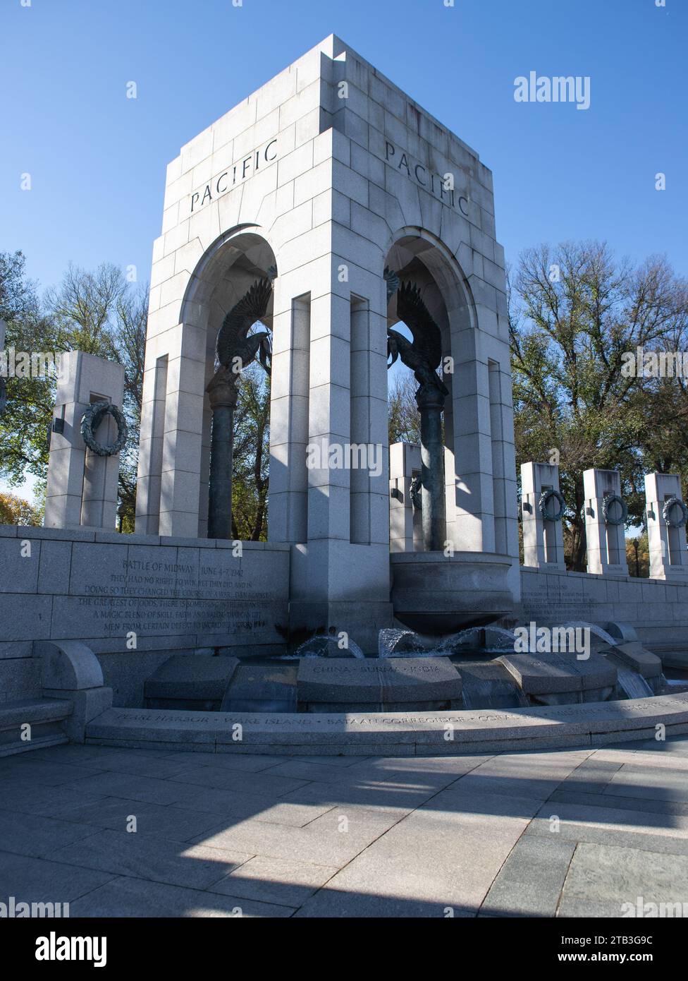 The World War 2 Memorial, Washington DC for all the soldiers and those ...