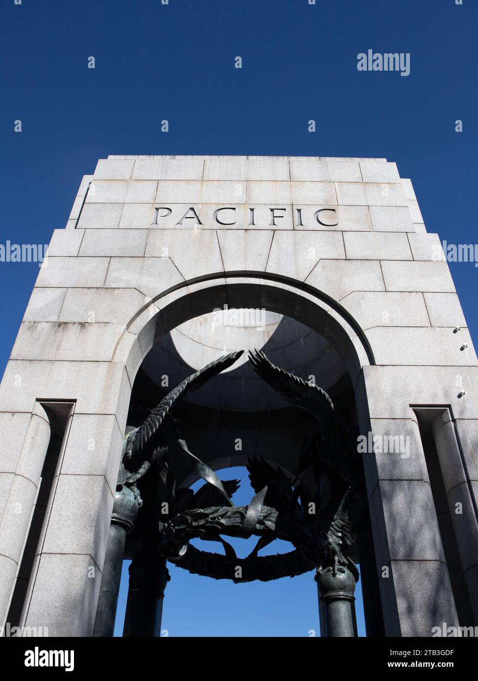 The World War 2 Memorial, Washington DC for all the soldiers and those ...