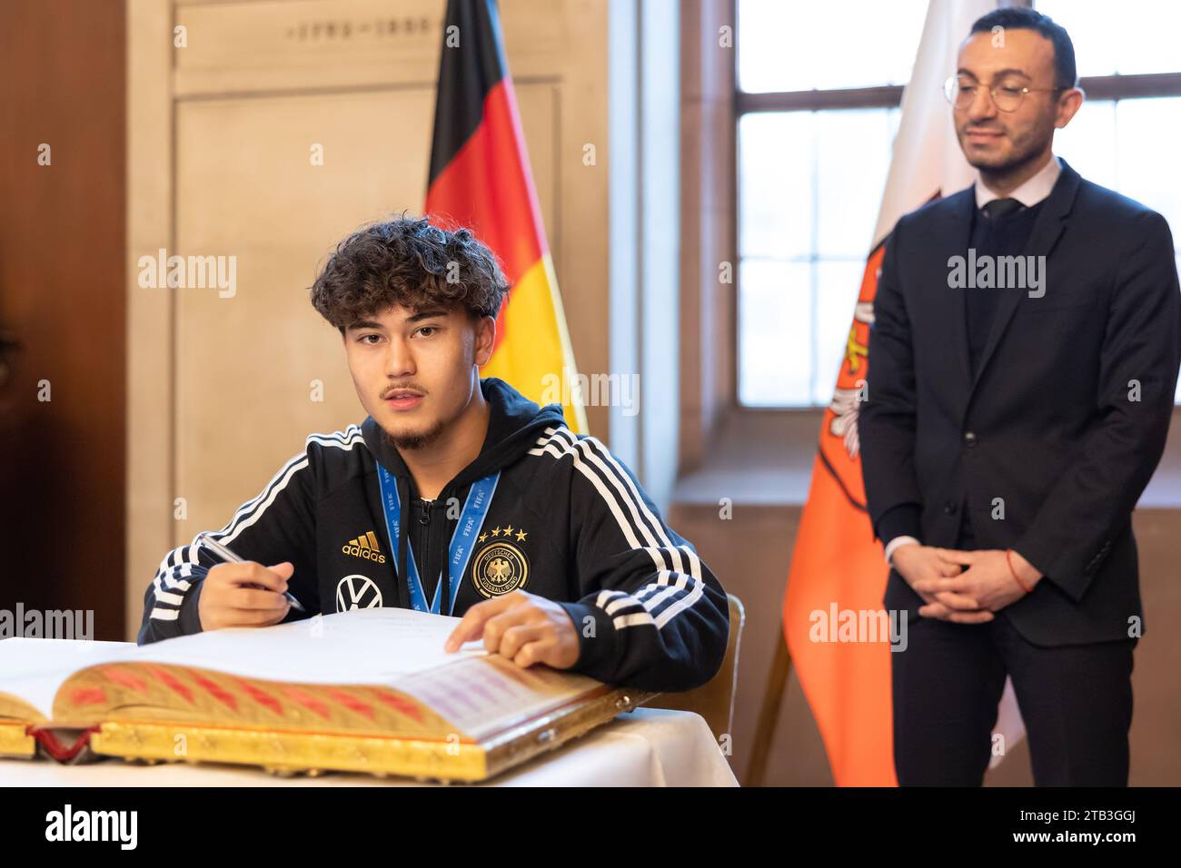 04 December 2023, Hesse, Frankfurt/Main: Soccer: Reception for U17 footballers after the World ...