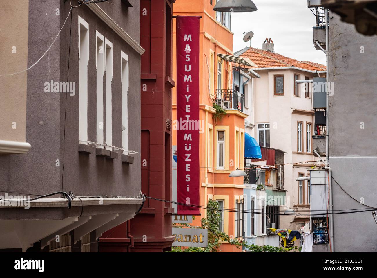 Istanbul orhan pamuk istanbul hi-res stock photography and images - Alamy