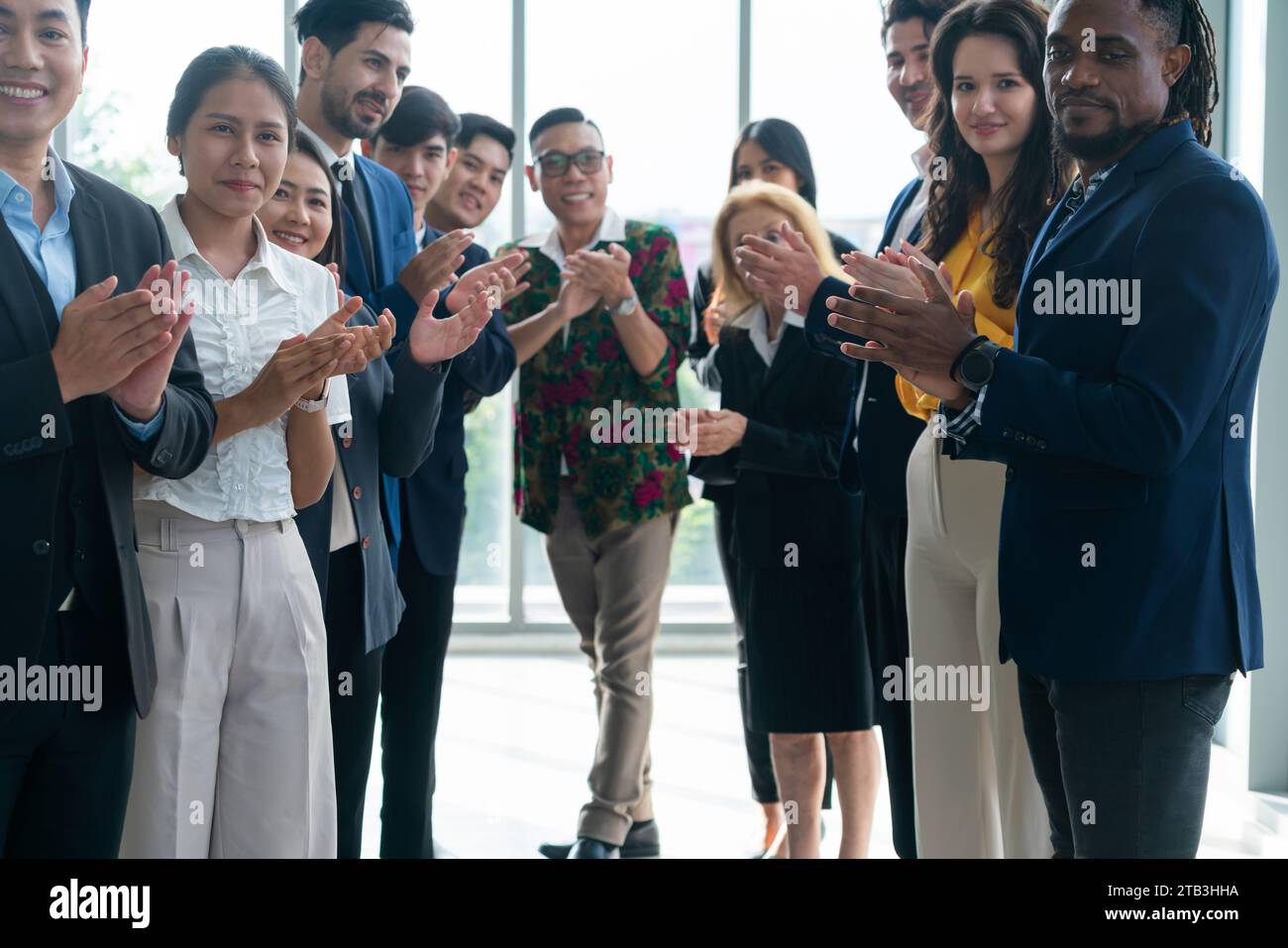 Black people clapping hi-res stock photography and images - Alamy