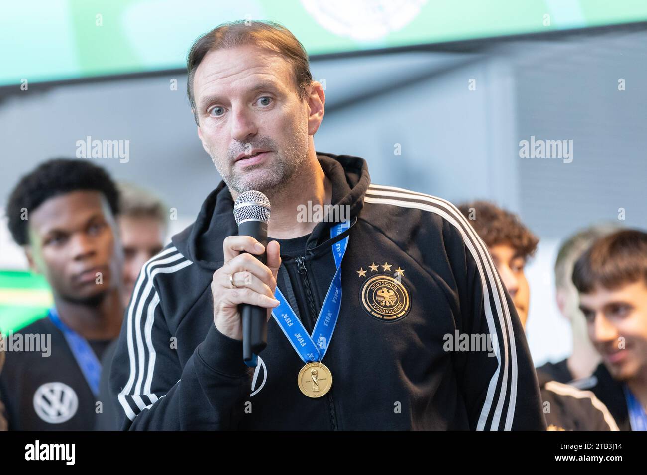 04 December 2023, Hesse, Frankfurt/Main: Soccer: Reception for U17 ...