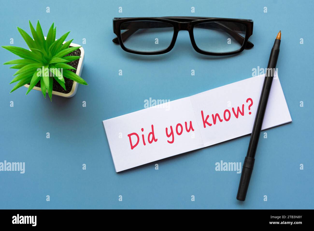 Knowledge written on notepad hi-res stock photography and images - Alamy