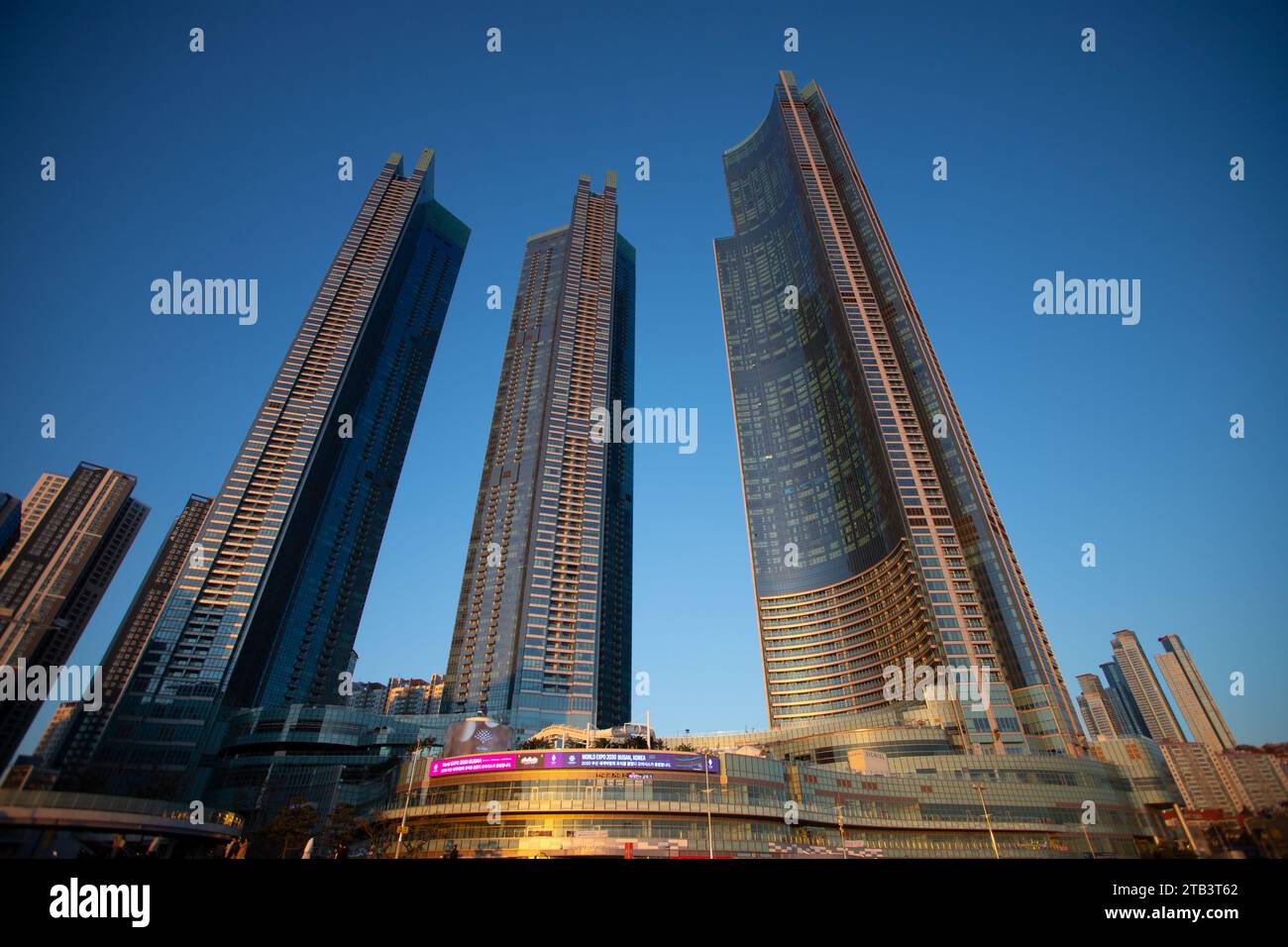 Busan x the sky hi-res stock photography and images - Alamy