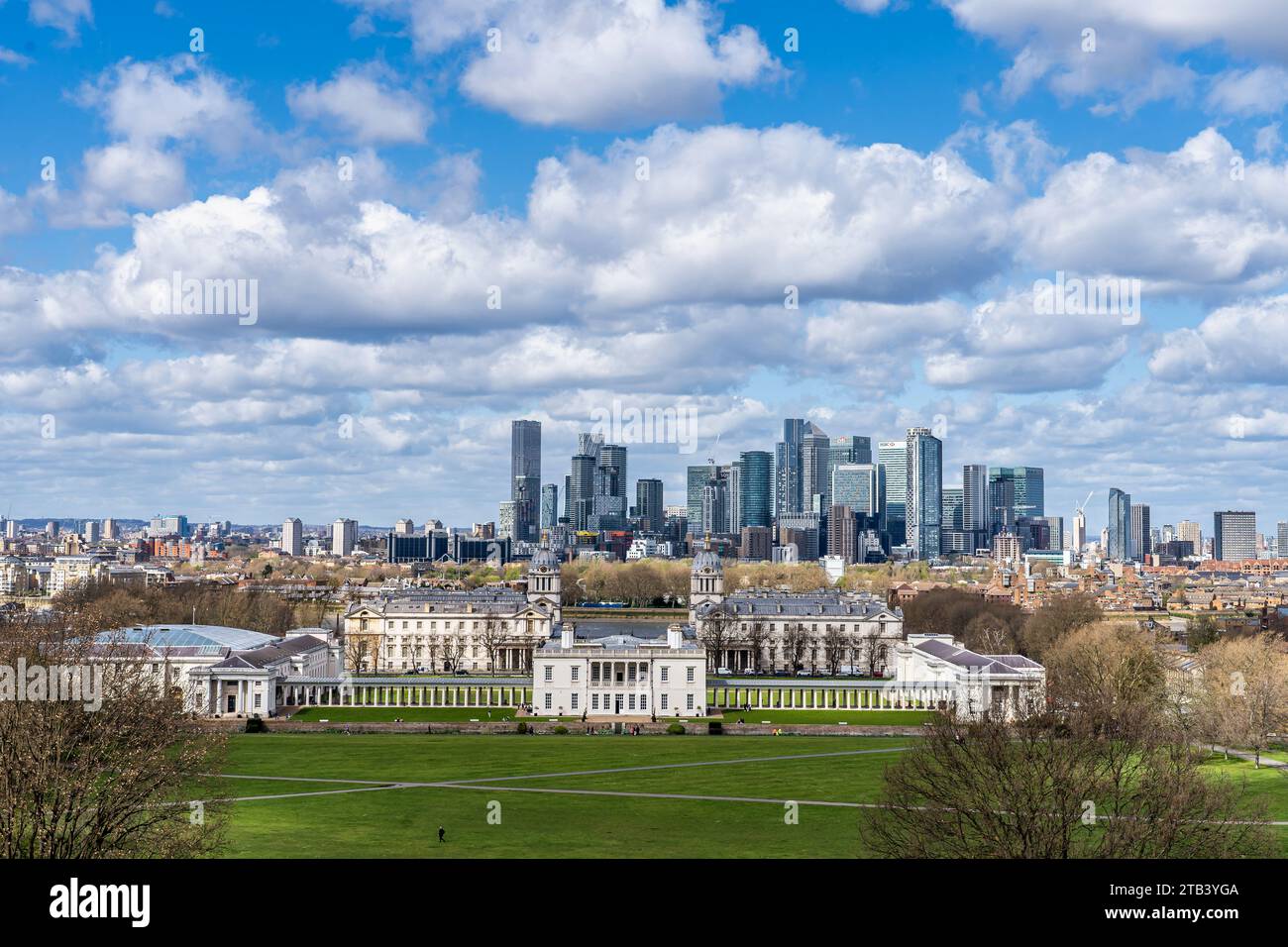 Green skyline london hi-res stock photography and images - Alamy