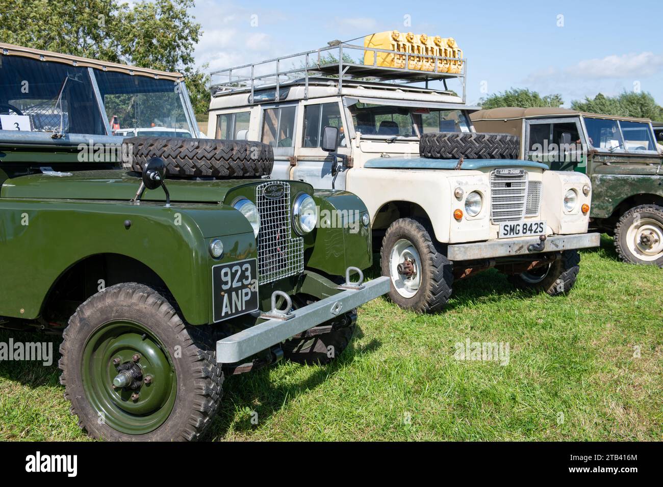 Antique land rover on off hi-res stock photography and images - Alamy