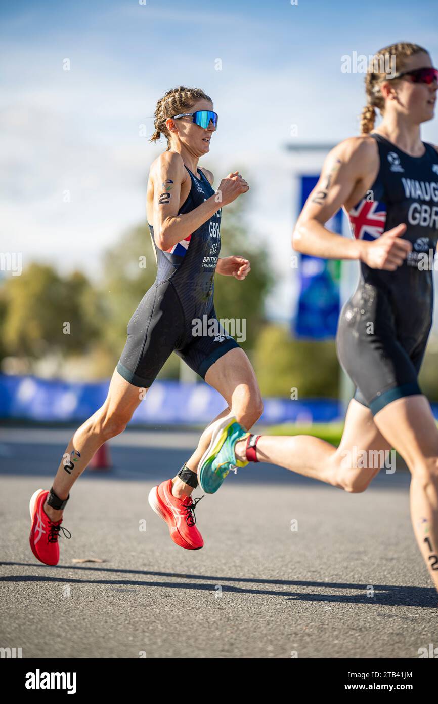 Beth Potter running in Pontevedra in the 2023 World Triathlon ...