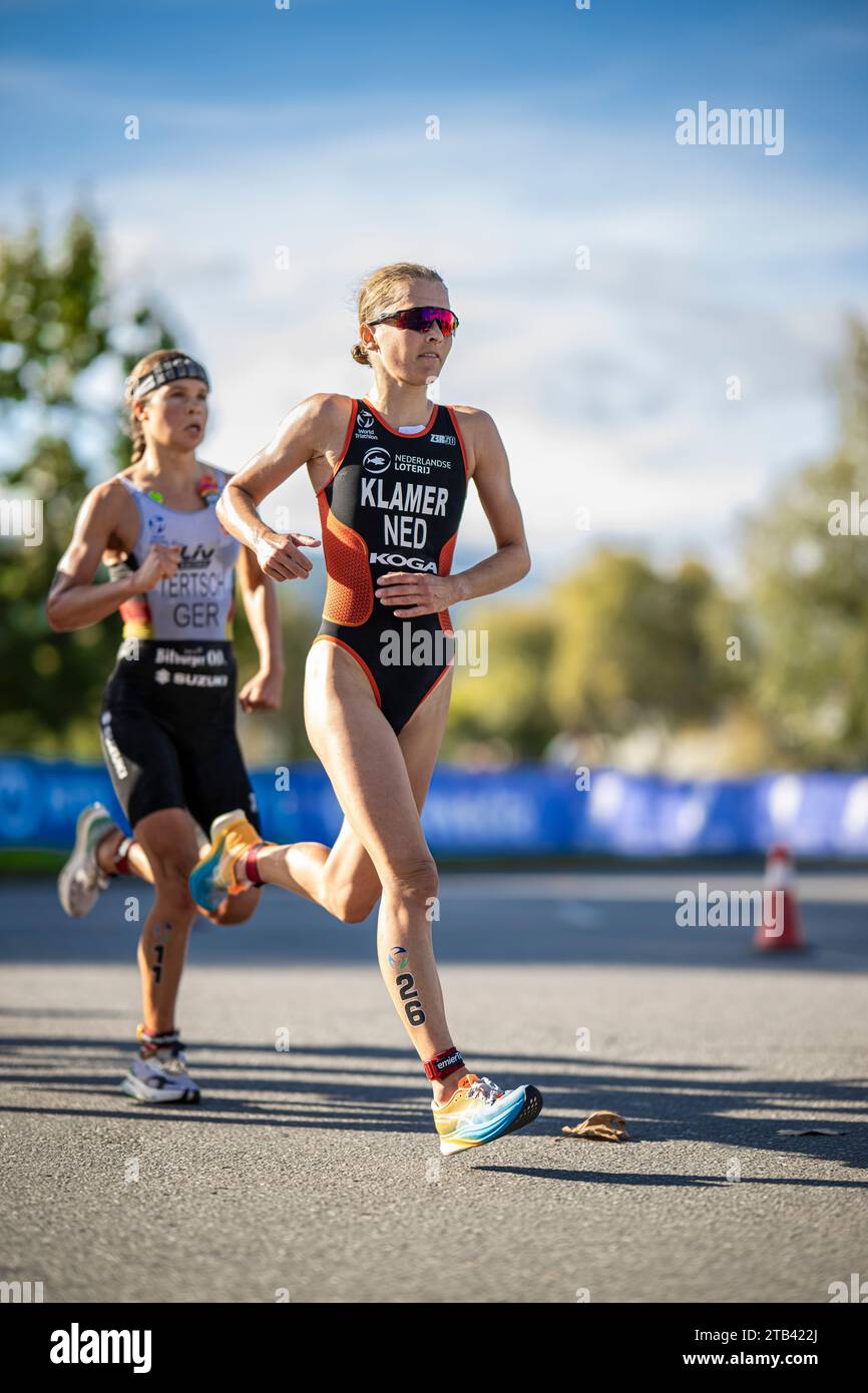 Rachel Klamer running in Pontevedra in the 2023 World Triathlon ...