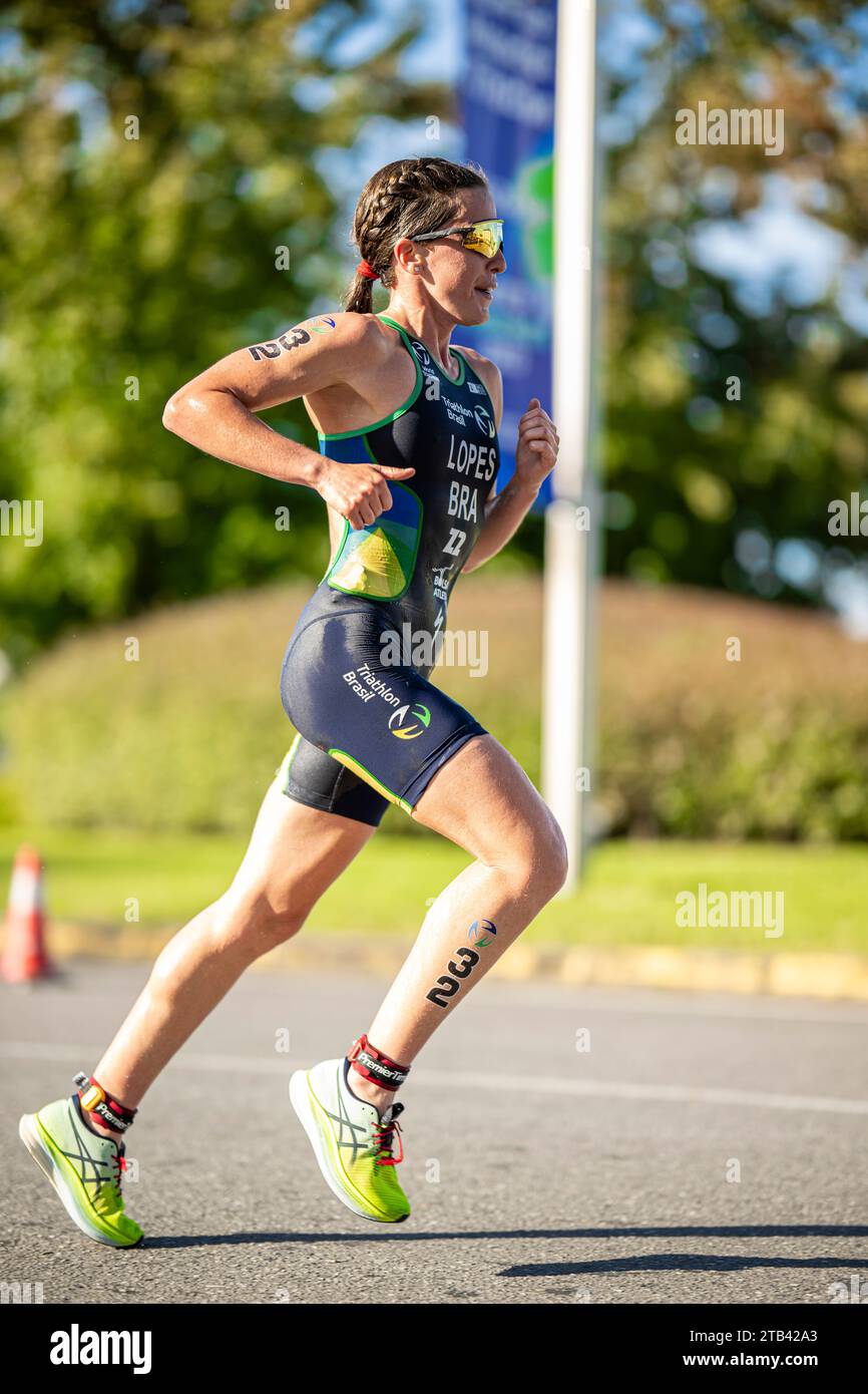 Vittoria Lopes running in Pontevedra in the 2023 World Triathlon ...