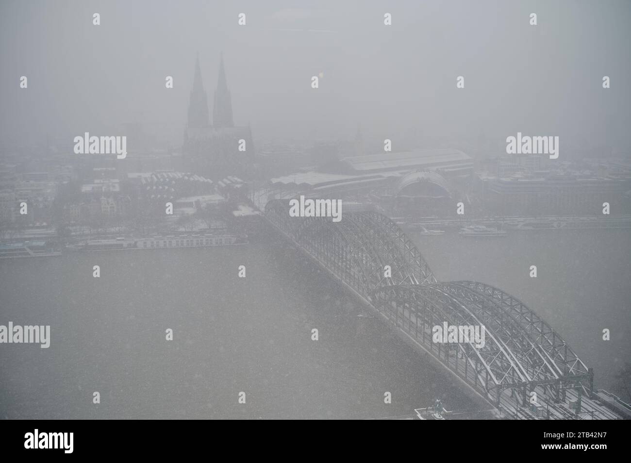 COLOGNE, GERMANY - 4 DECEMBER, 2023: Rhine river and Hohenzollern ...