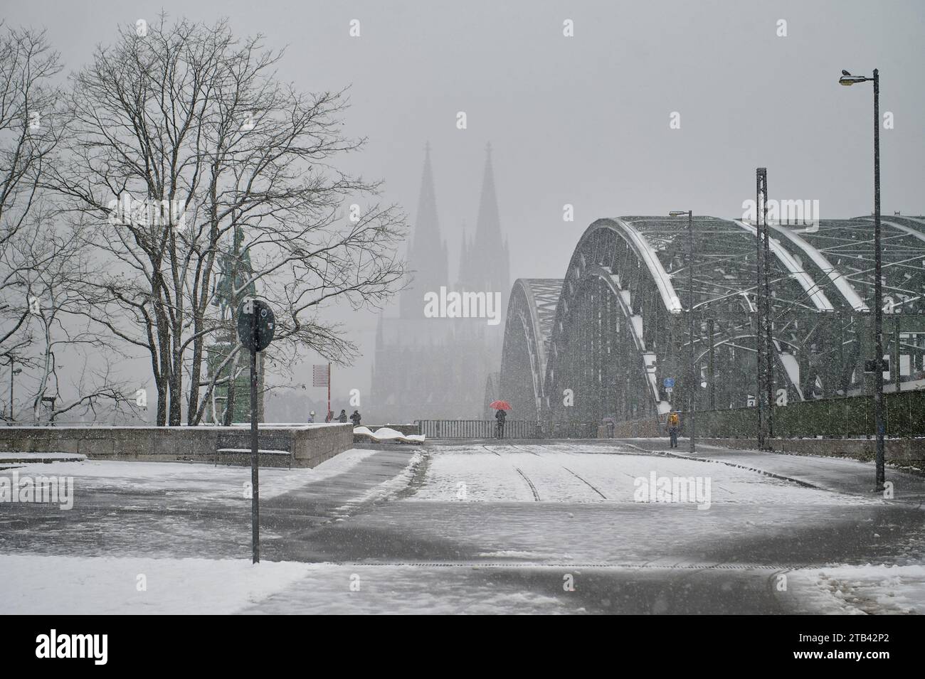 COLOGNE, GERMANY - 4 DECEMBER, 2023: Hohenzollern Bridge, Cologne ...