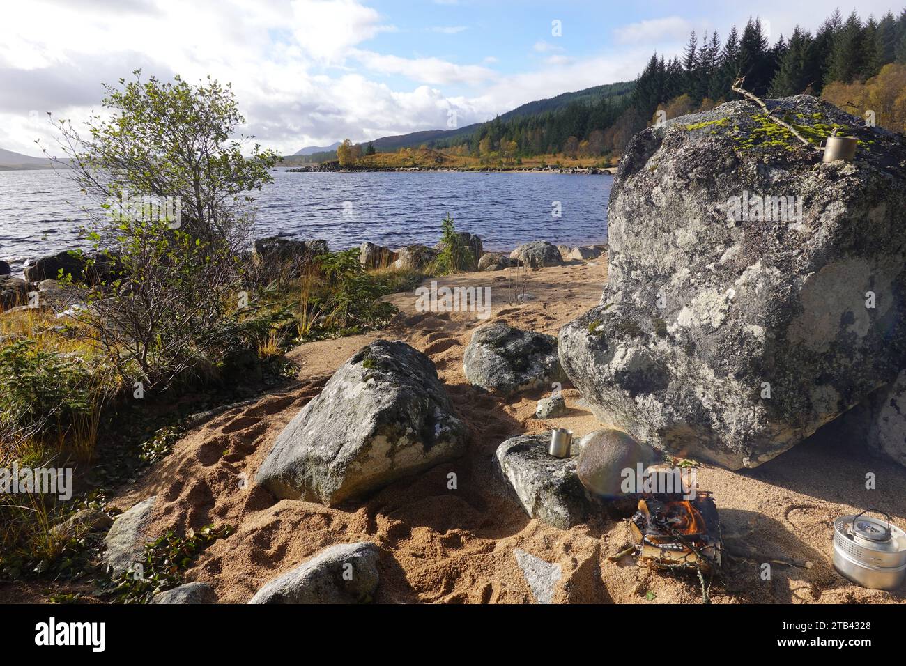 Camp fire and cooking on beach, Loch Laidon, Scottish highlands Stock ...