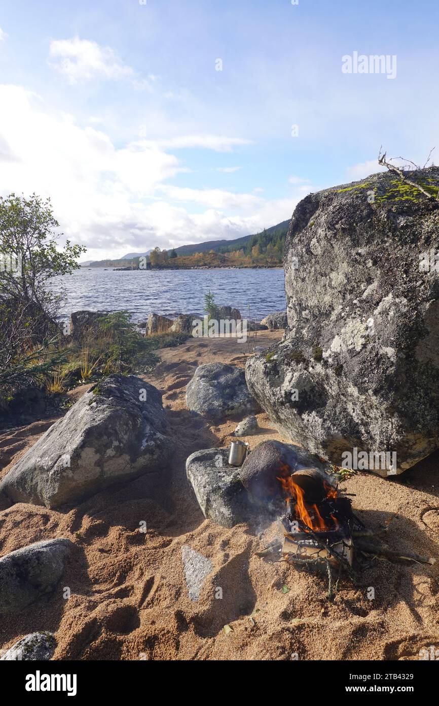 Camp fire and cooking on beach, Loch Laidon, Scottish highlands Stock ...