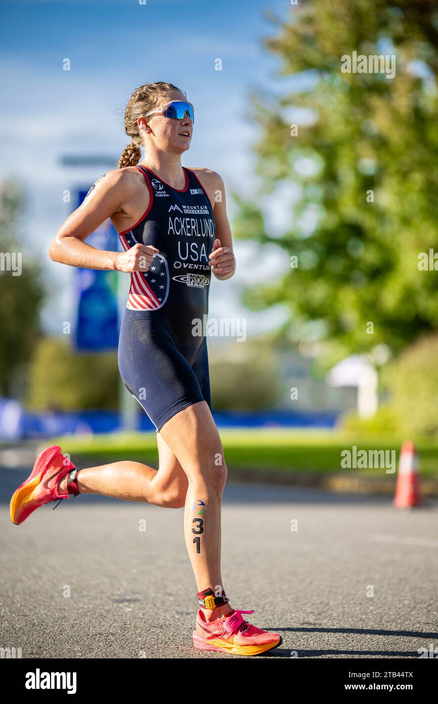 Erika Ackerlund running in Pontevedra in the 2023 World Triathlon ...