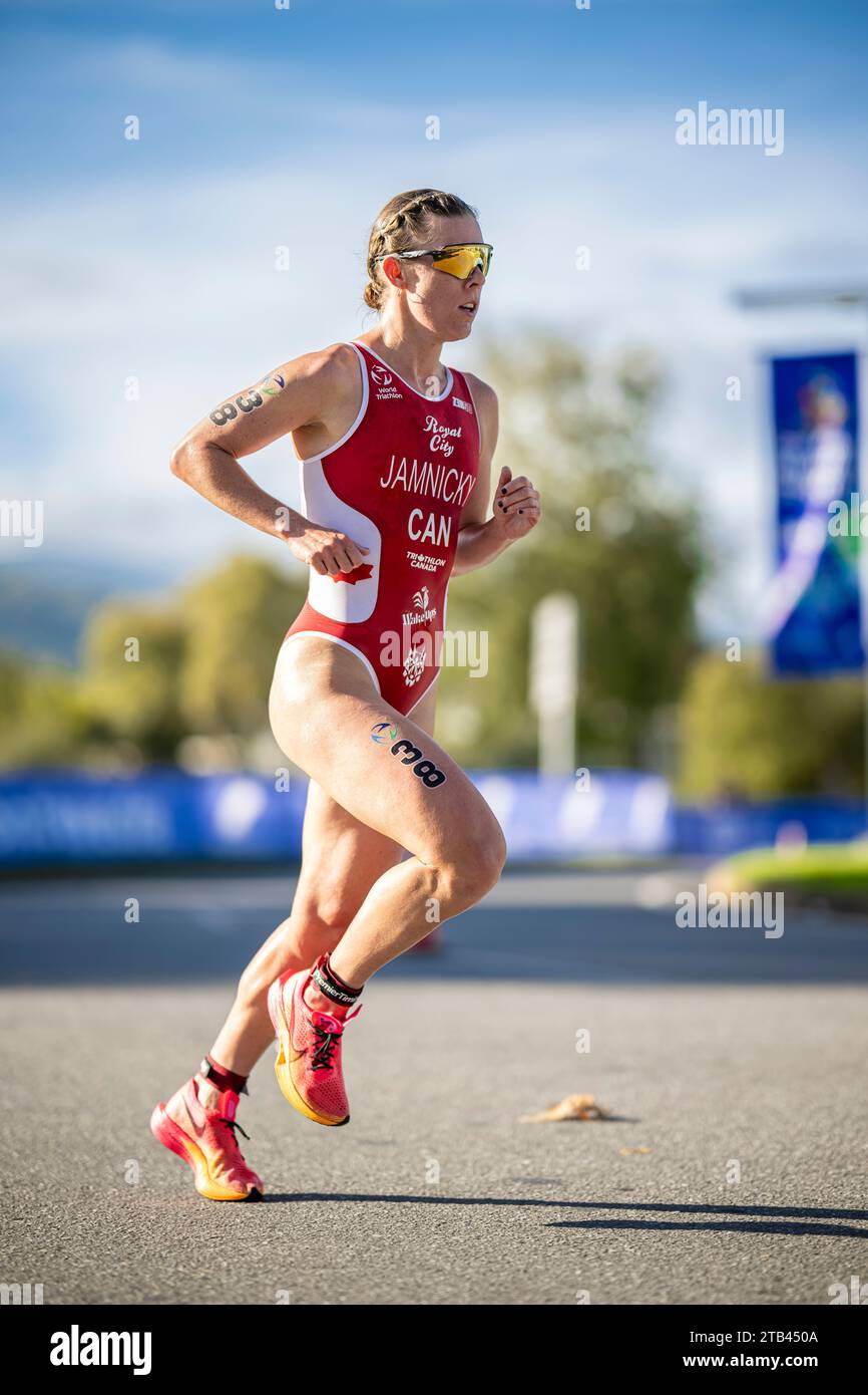 Dominika Jamnicky running in Pontevedra in the 2023 World Triathlon ...