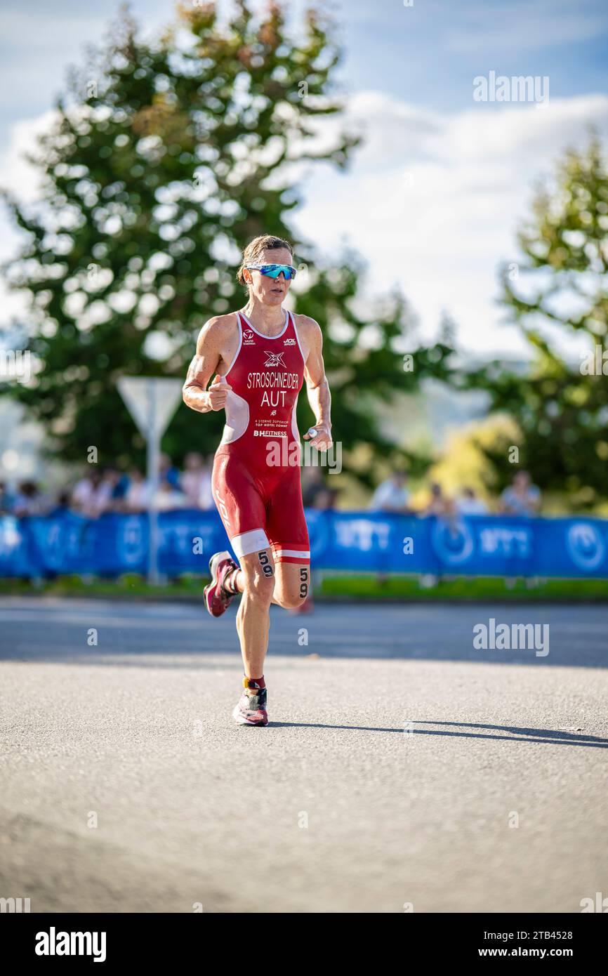 Tanja Stroschneider running in Pontevedra in the 2023 World Triathlon ...