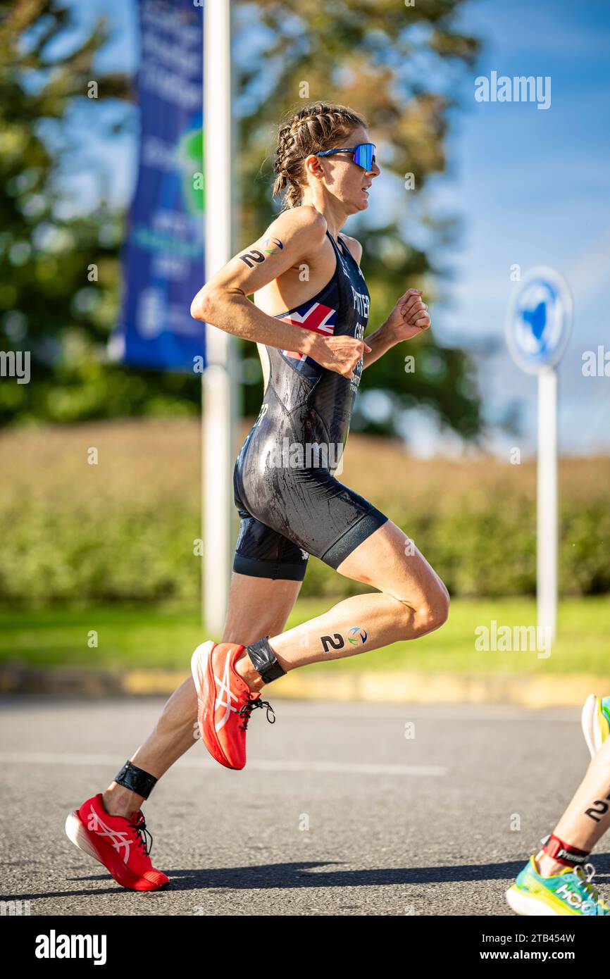 Beth Potter running in Pontevedra in the 2023 World Triathlon ...
