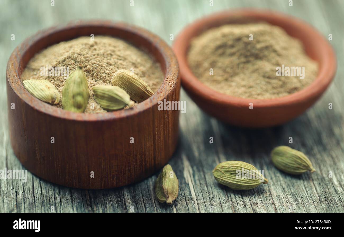 Ground powder hi-res stock photography and images - Alamy