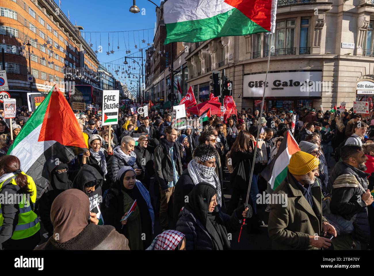 London pro palestinian march hi-res stock photography and images - Alamy