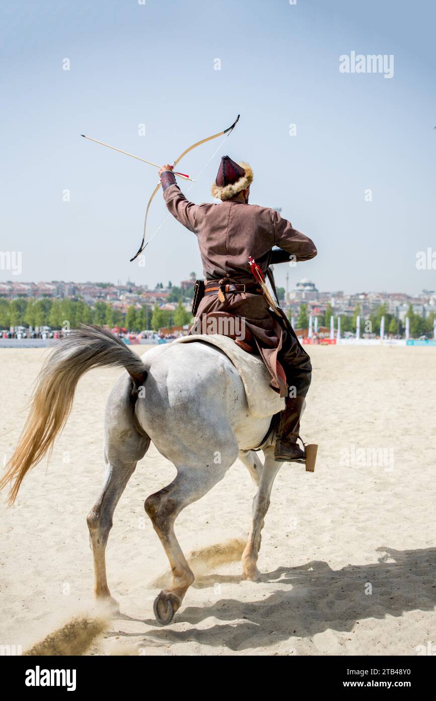 Horse archer hi-res stock photography and images - Alamy