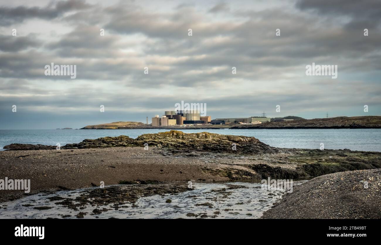 Wylfa Nuclear Power Station, Anglesey as seen from Cemlyn Stock Photo ...