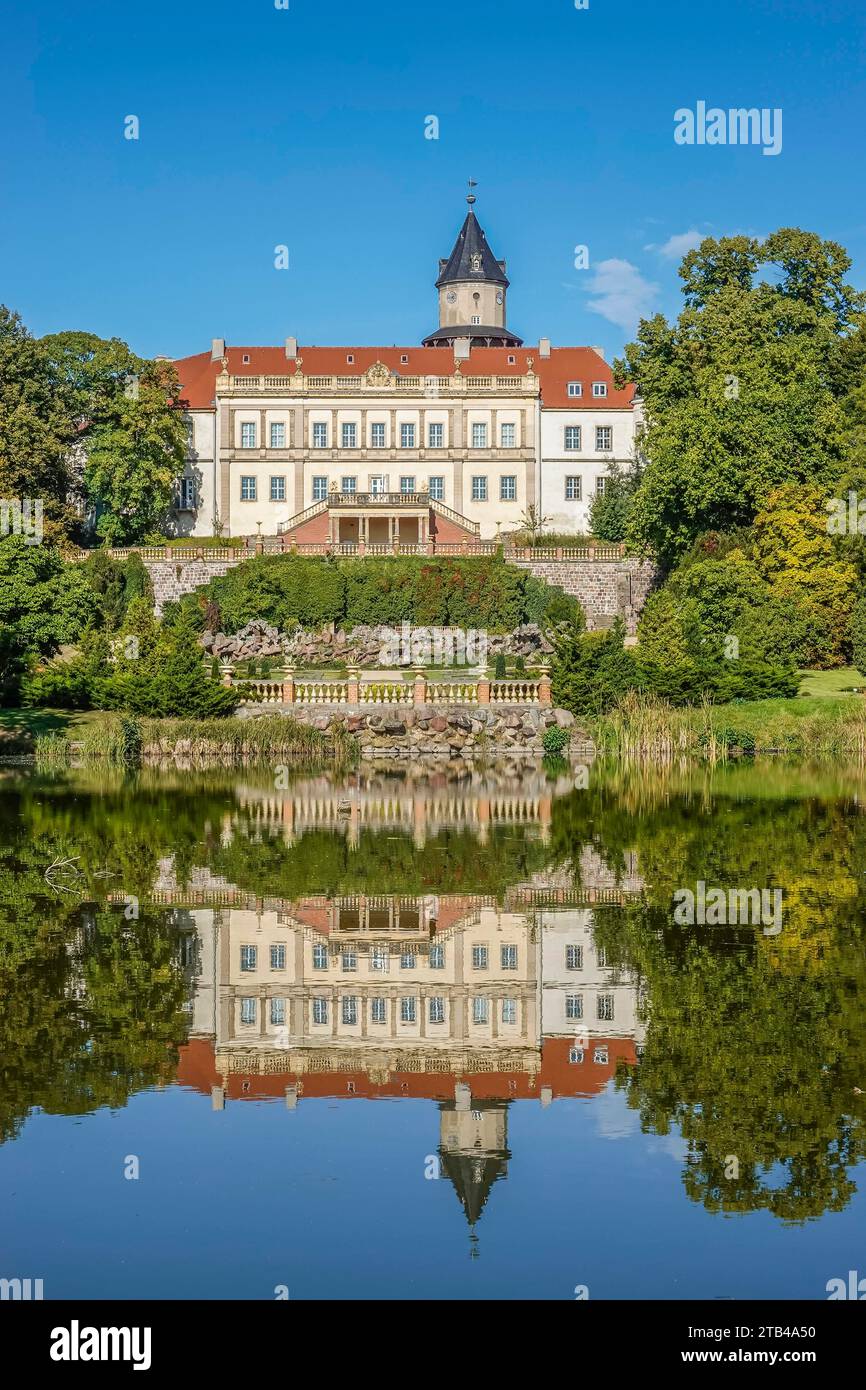 Wiesenburg Castle, lake in the castle park, Potsdam Mittelmark district ...