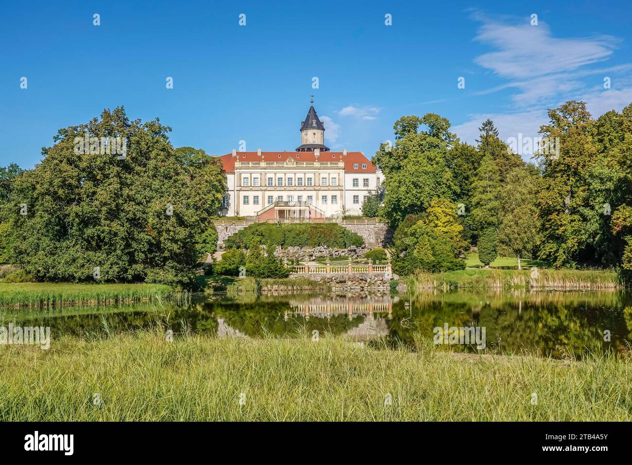 Wiesenburg Castle, lake in the castle park, Potsdam Mittelmark district ...
