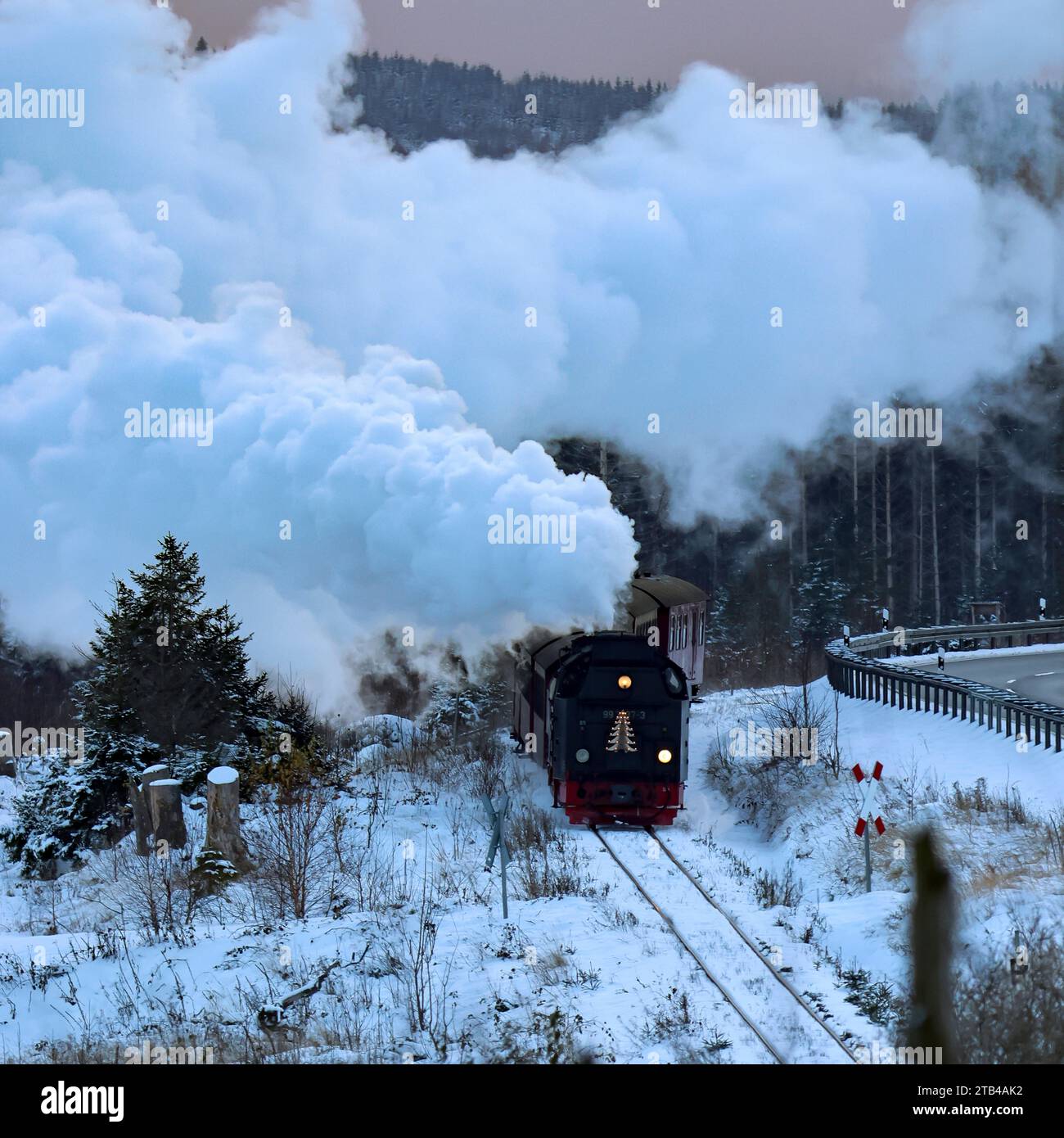 Harzer Schmalspurbahn Eine Dampflok der Harzer Schmalspurbahn ...