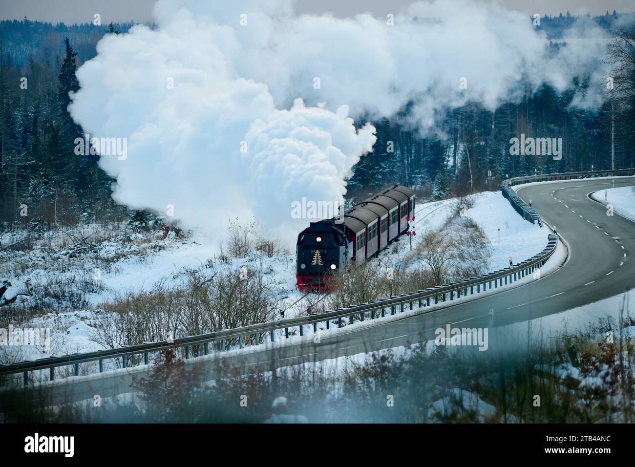 Harzer Schmalspurbahn Eine Dampflok der Harzer Schmalspurbahn ...