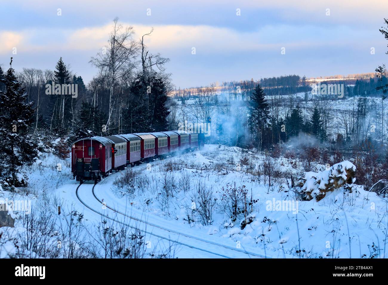 Harzer Schmalspurbahn Eine Dampflok der Harzer Brockenbahn HSB bringt ...