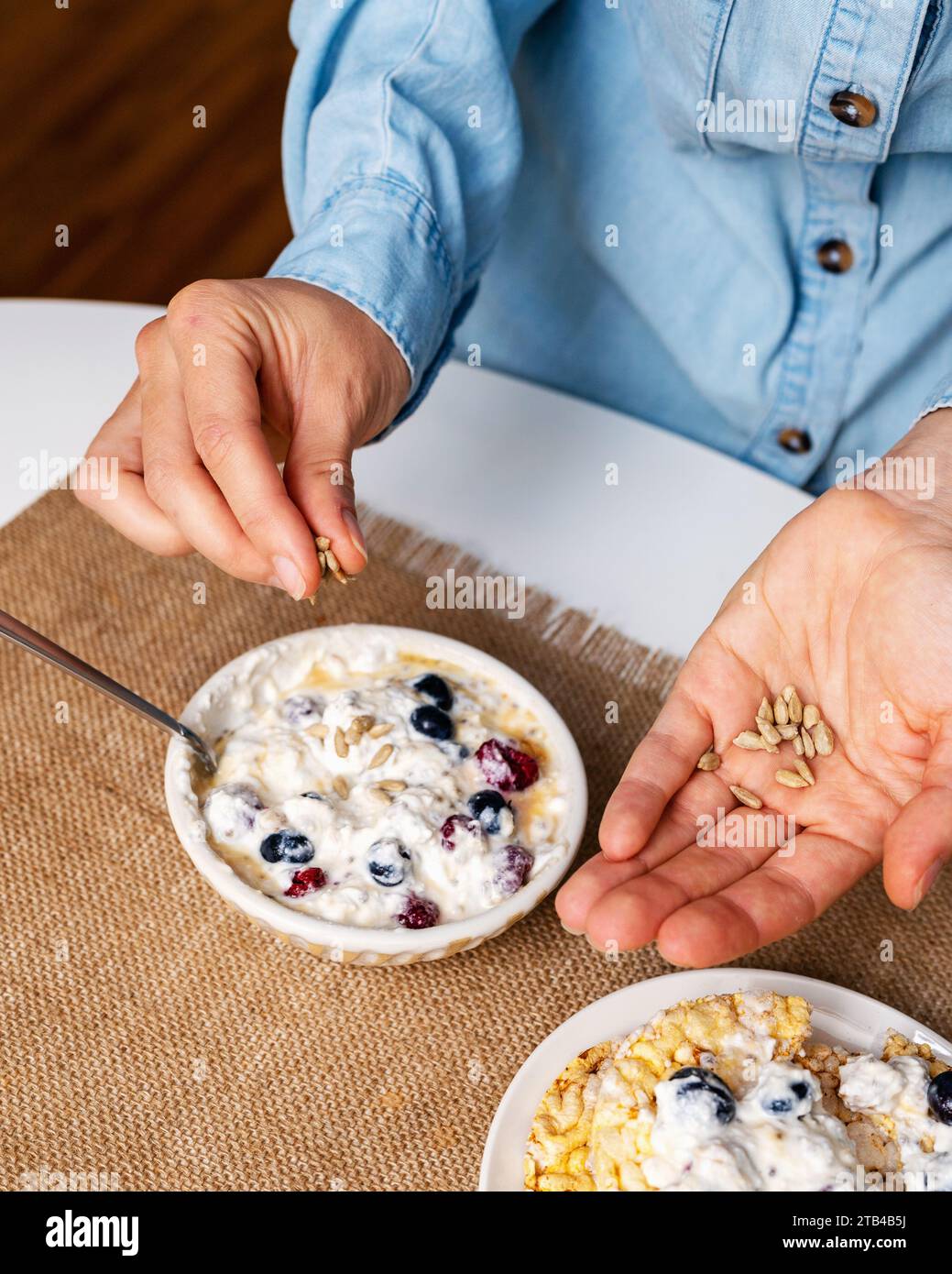 Man eating cereal hi-res stock photography and images - Alamy