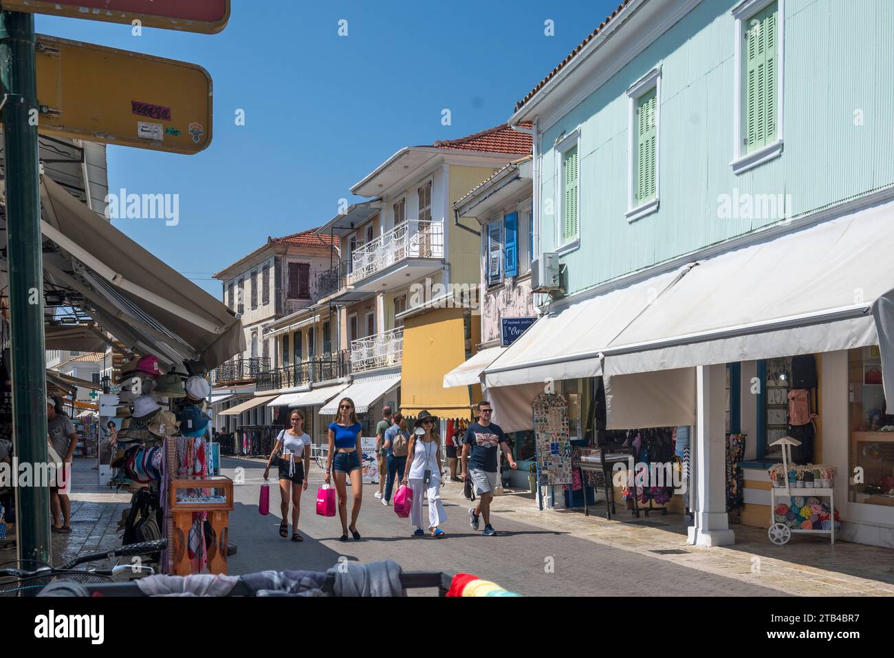 LEFKADA TOWN, GREECE - AUGUST 26, 2023: Typical Street and building at ...