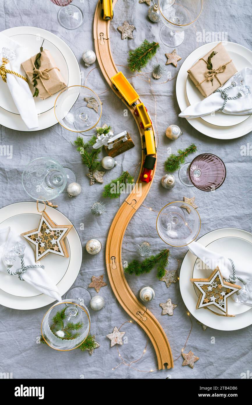 Festive christmas table place hi-res stock photography and images - Alamy