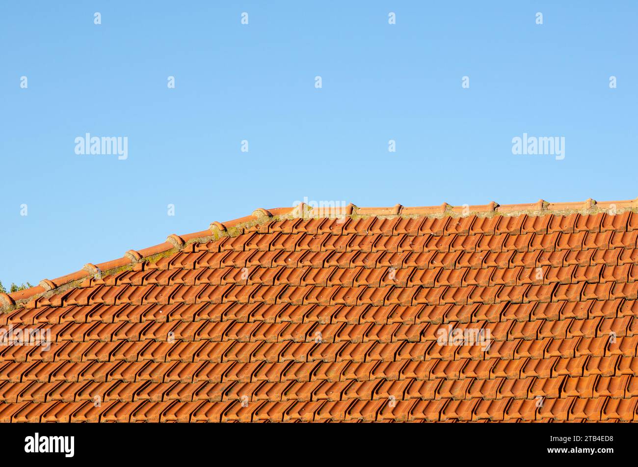 roof and construction detail, roof with double pitch and self-fitting ...