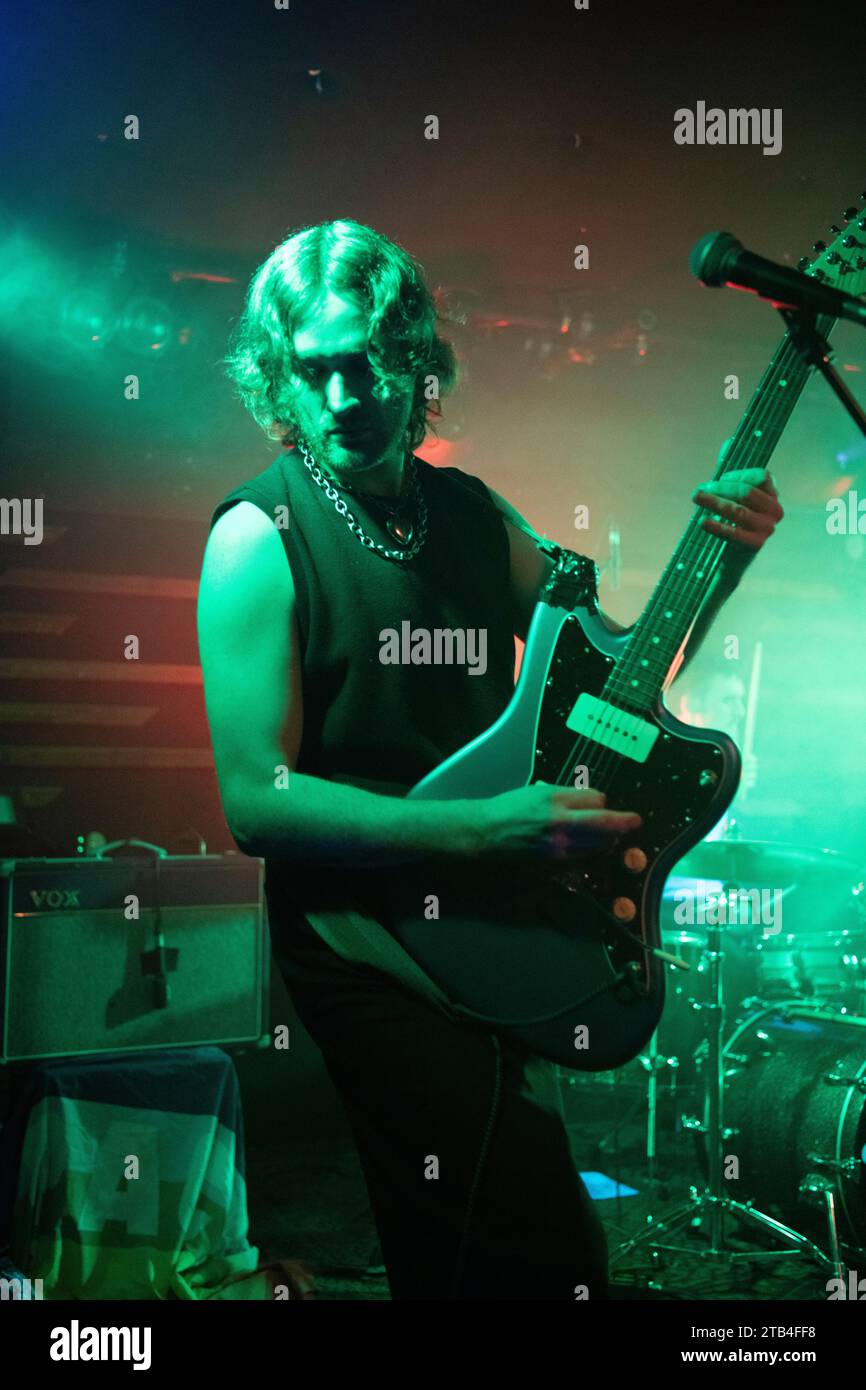 Declan Welsh and The Decadent West, a scottish power pop band ...