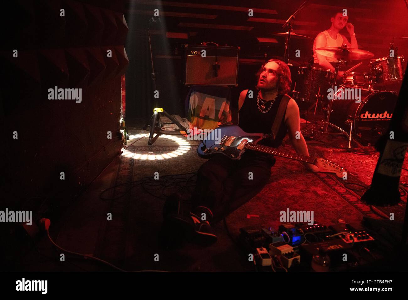 Declan Welsh and The Decadent West, a scottish power pop band ...