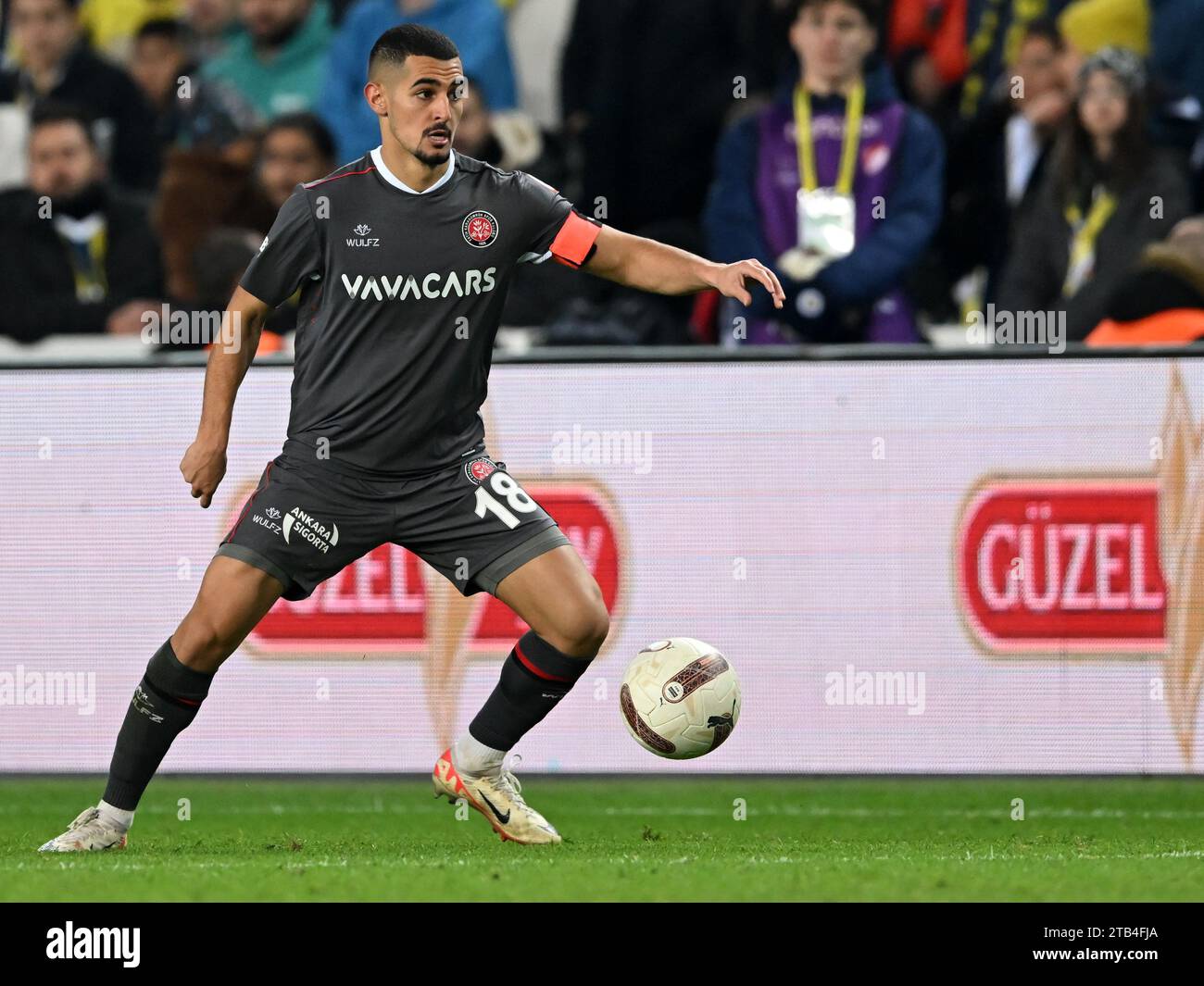 ISTANBUL - Munir Mercan of Vavacars Fatih Karagumruk during the Turkish Superlig match between ...