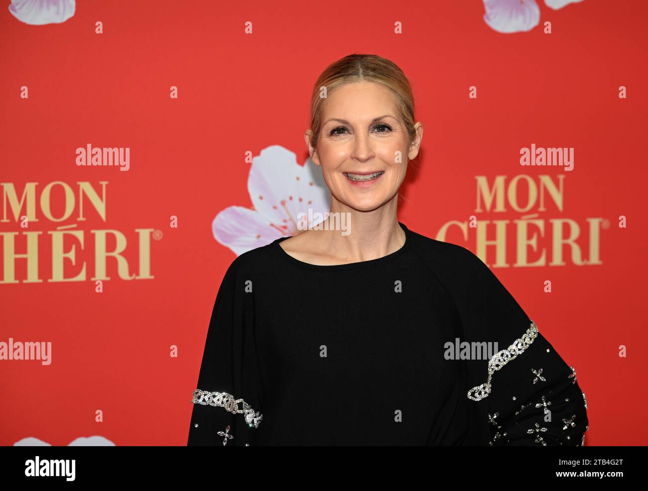 Munich, Germany. 04th Dec, 2023. Kelly Rutherford walks the red carpet ...