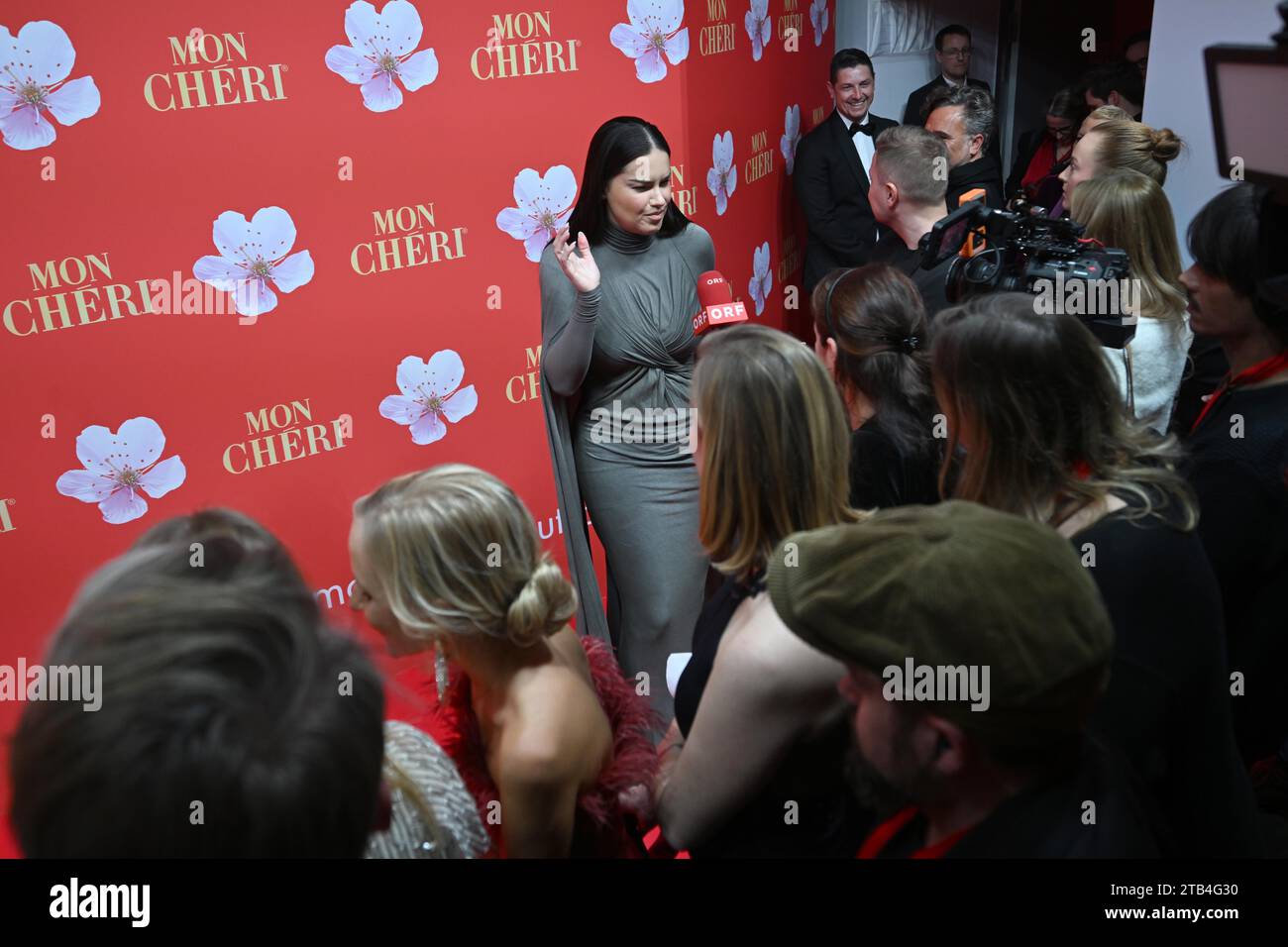 Munich, Germany. 04th Dec, 2023. Adriana Lima gives an interview on Mon ...