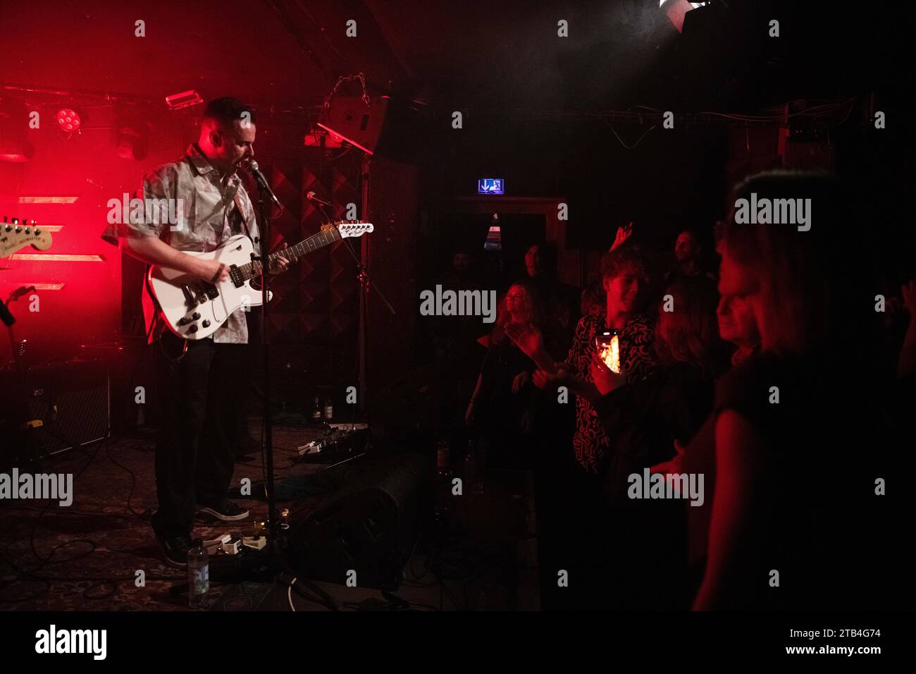 Declan Welsh and The Decadent West, a scottish power pop band ...