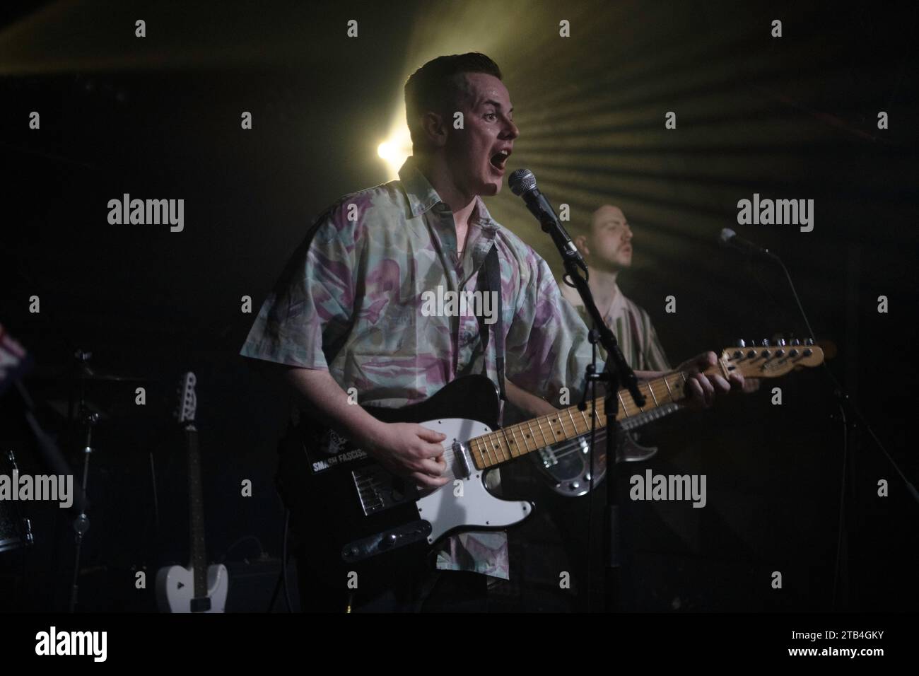 Declan Welsh and The Decadent West, a scottish power pop band ...