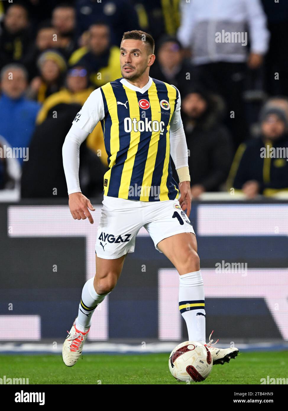ISTANBUL - Dusan Tadic of Fenerbahce SK during the Turkish Superlig match between Fenerbahce AS ...
