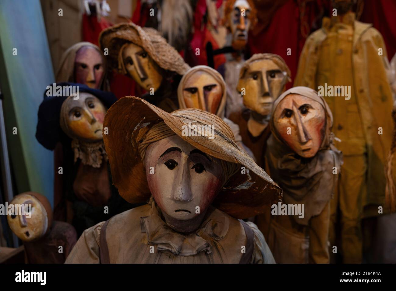 Renowned puppetry artist Lyndie Wright opens her workshop showcasing ...