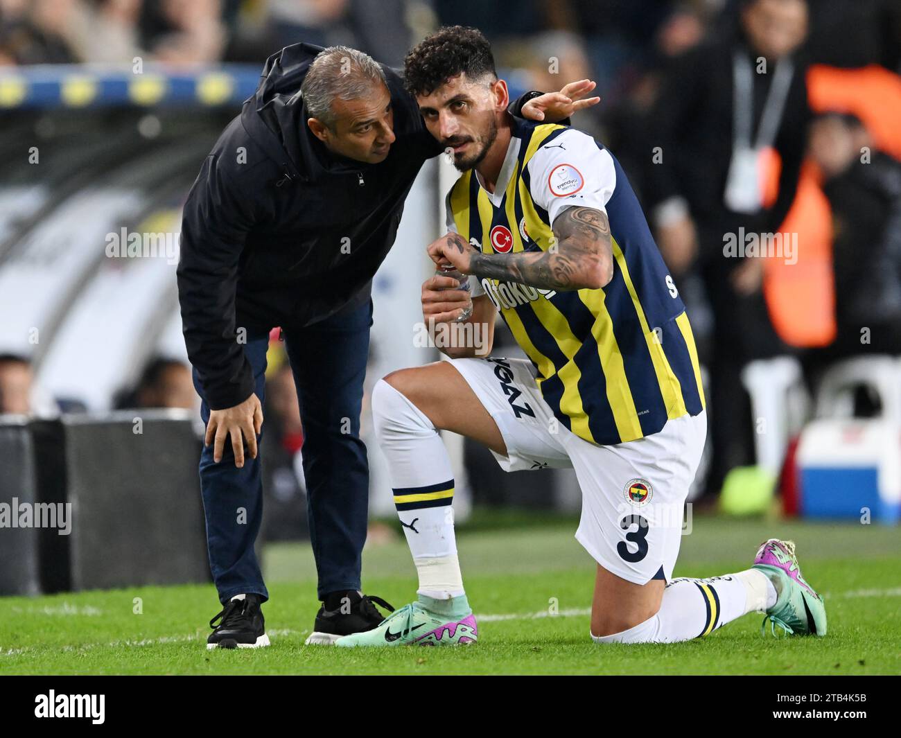 ISTANBUL - (l-r) Fenerbahce SK trainer coach Ismail Kartal, Samet ...