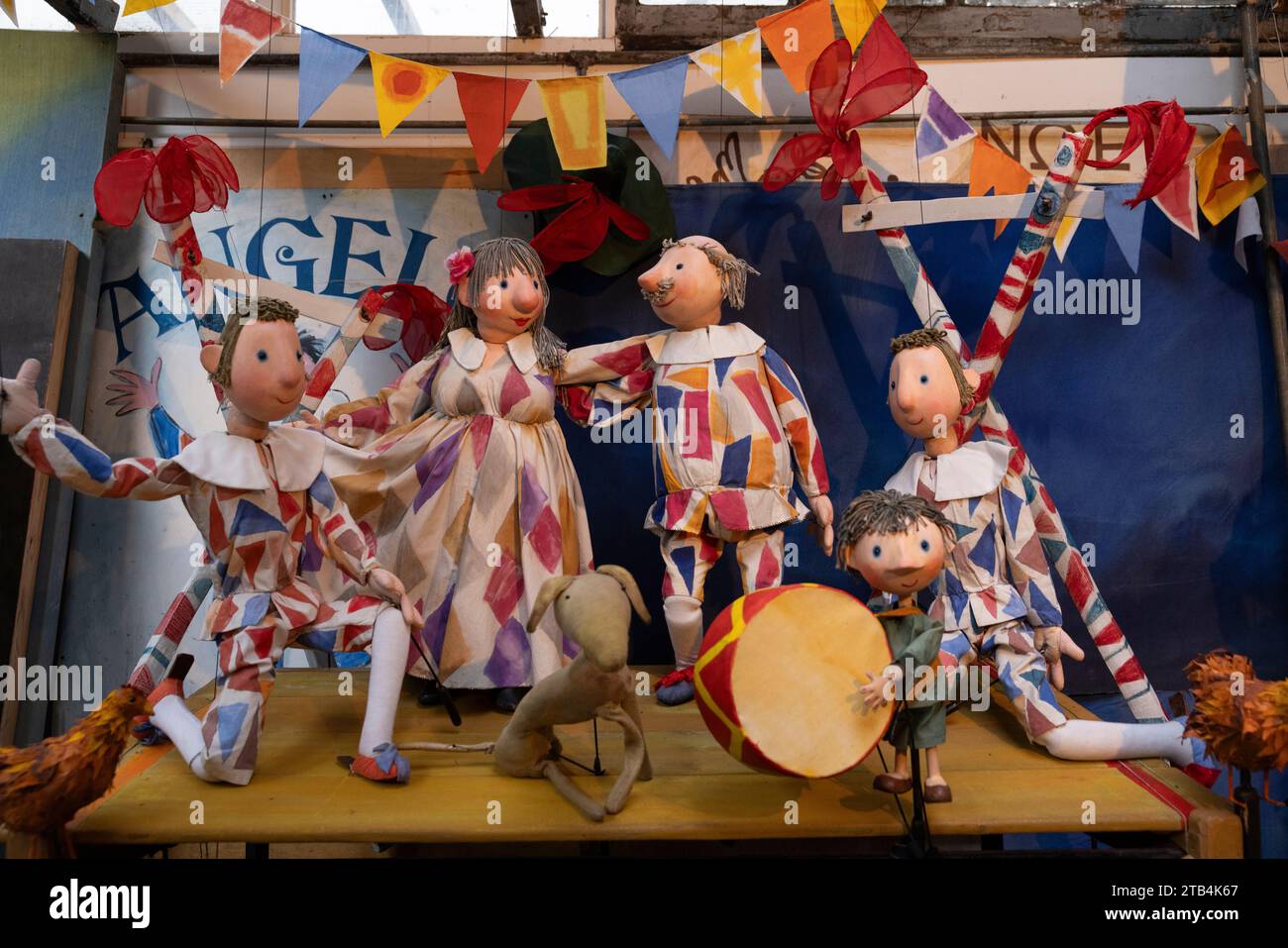 Renowned puppetry artist Lyndie Wright opens her workshop showcasing ...