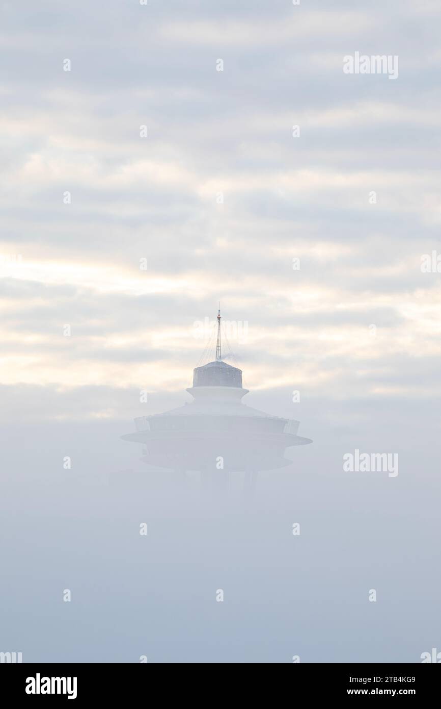 WA23870-00...WASHINGTON - The Seattle Space Needle disappearing into ...