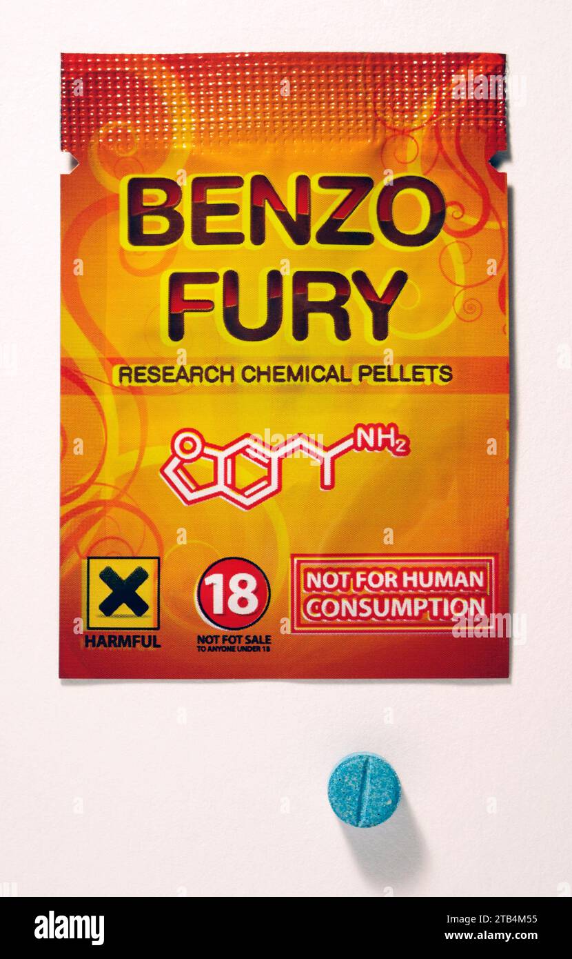 Powder pellet hi-res stock photography and images - Alamy