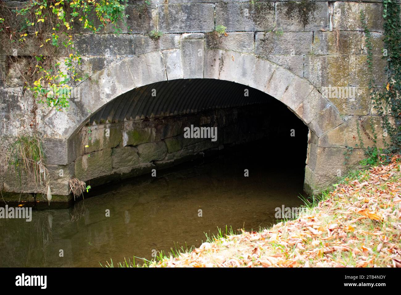 Stone culvert hi-res stock photography and images - Alamy