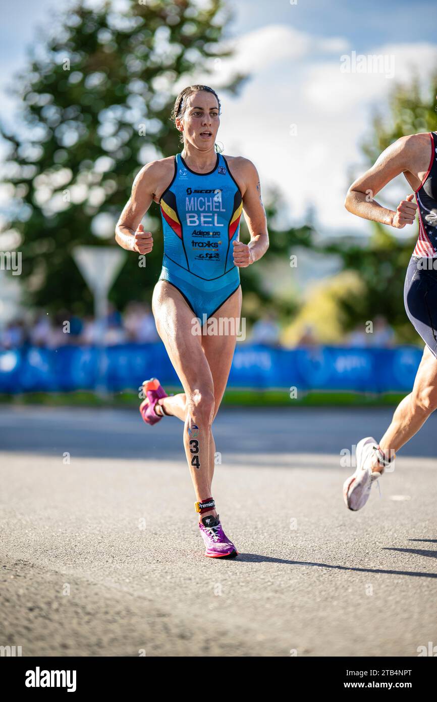 Claire Michel running in Pontevedra in the 2023 World Triathlon ...