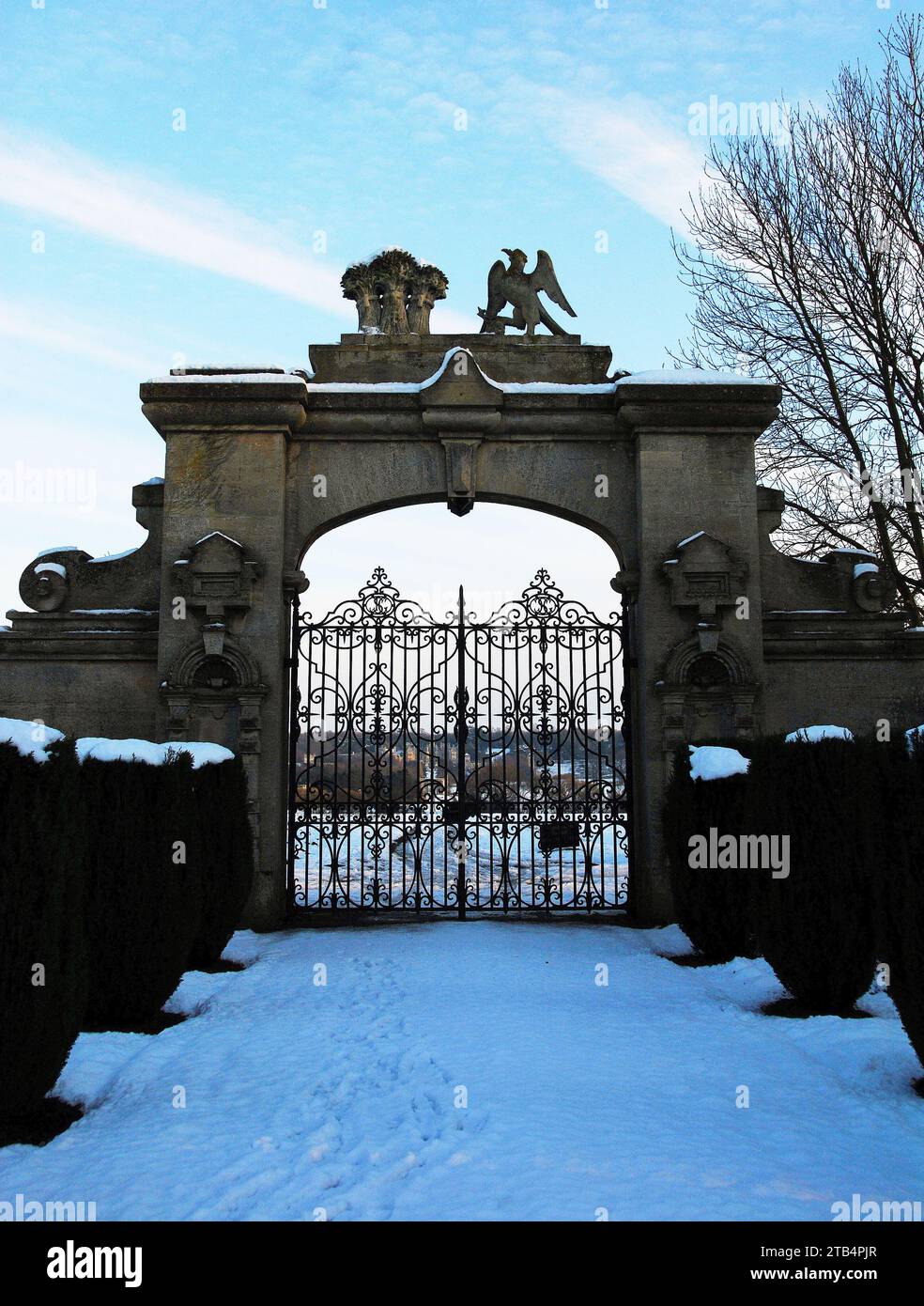 Harlaxton Entrance Gates bearing Gregory Gregory's Coat of Arms - a ...